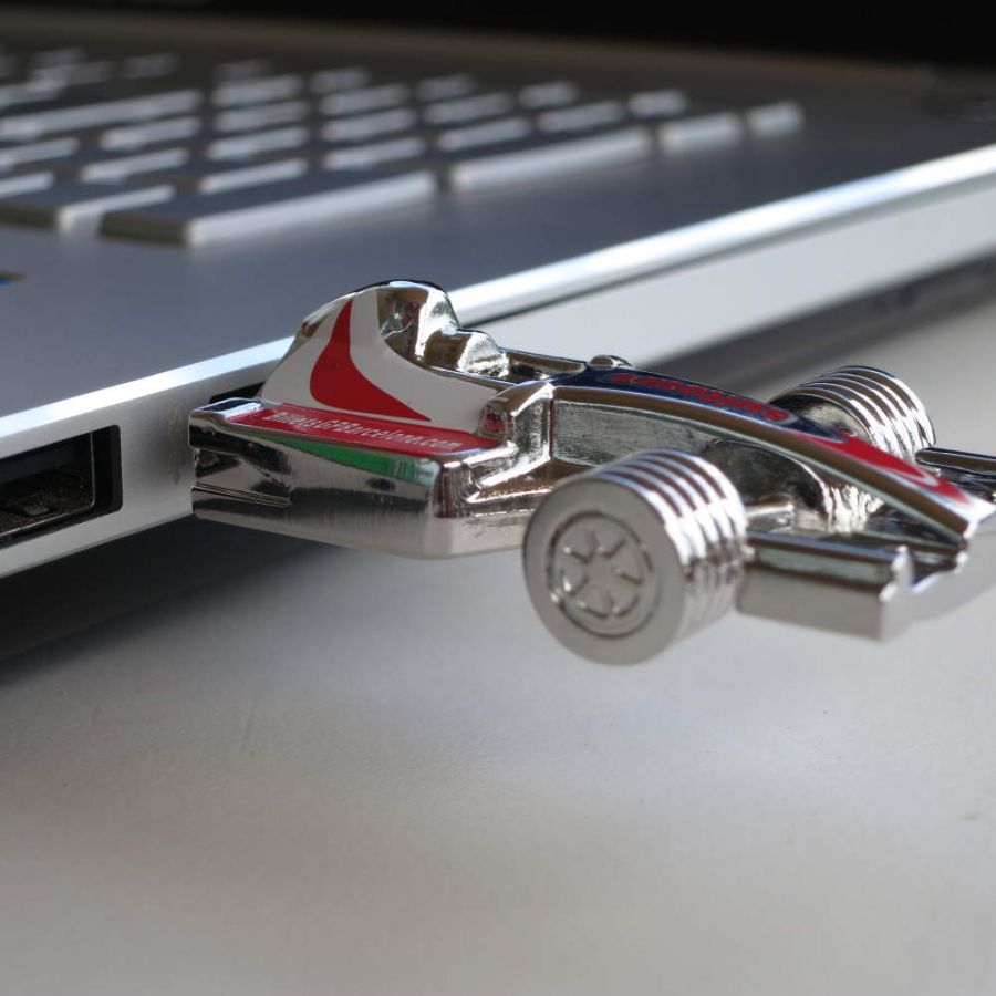 F1 Rennwagen USB-Stick - Montmelo Tickets | Offizieller Ticketverkauf ...